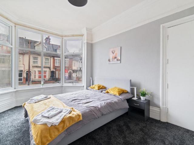 1 bedroom house share to rent