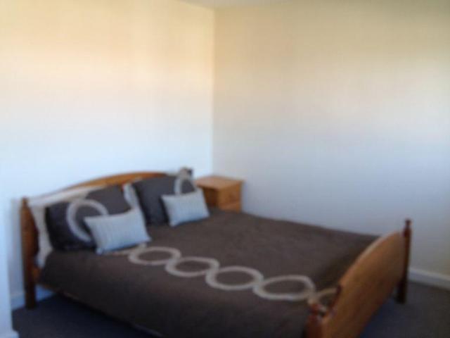 1 bedroom house share to rent
