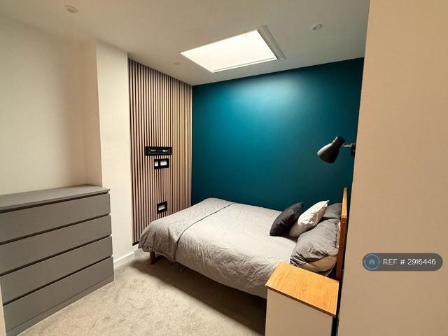 1 bedroom house share to rent