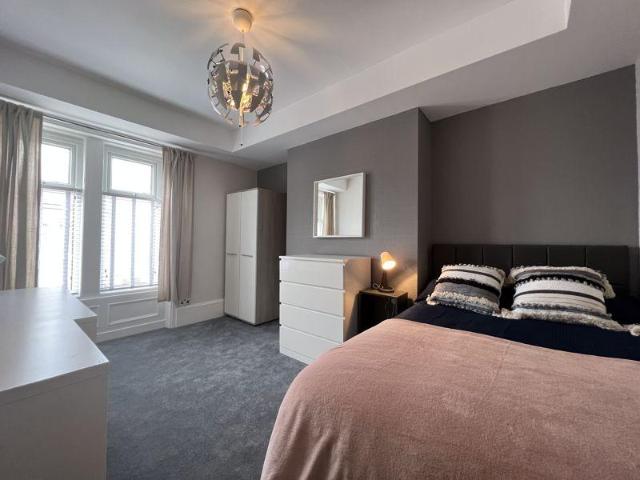 1 bedroom house share to rent