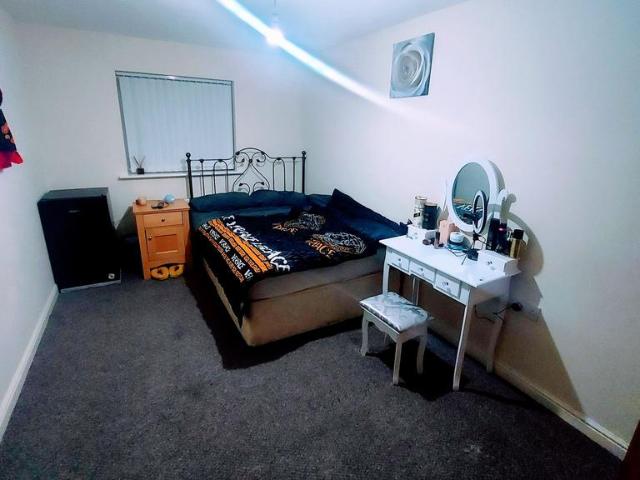 1 bedroom house share to rent