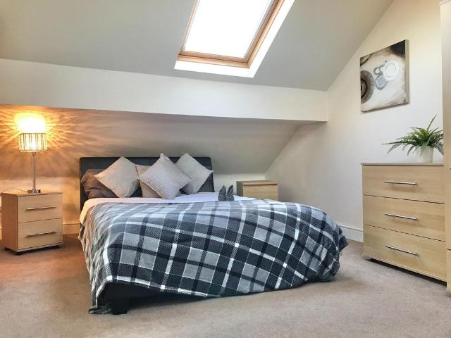 1 bedroom house share to rent
