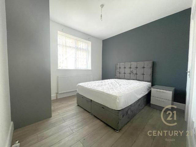 1 bedroom house share to rent