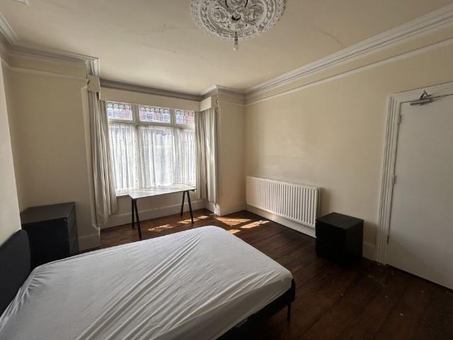 1 bedroom house share to rent