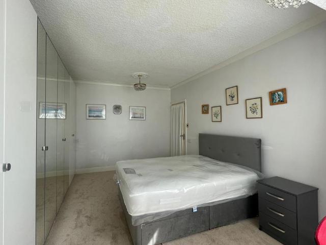 1 bedroom house share to rent