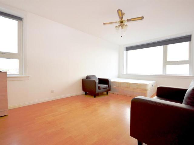 1 bedroom house share to rent