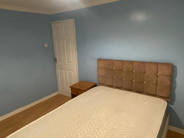 1 bedroom house share to rent