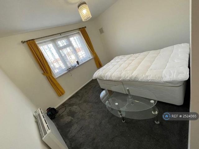 1 bedroom house share to rent