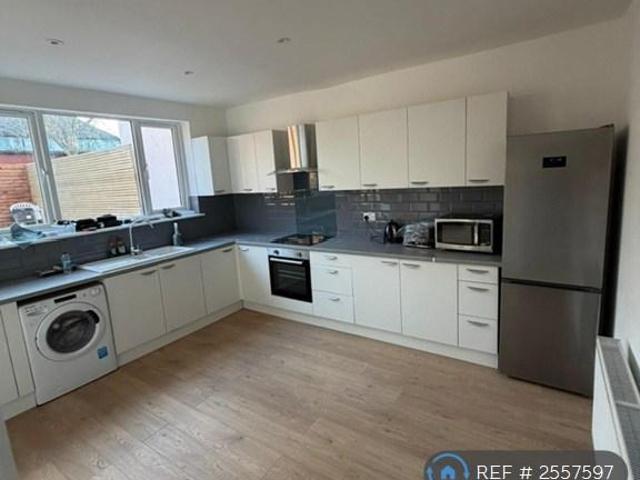 1 bedroom house share to rent