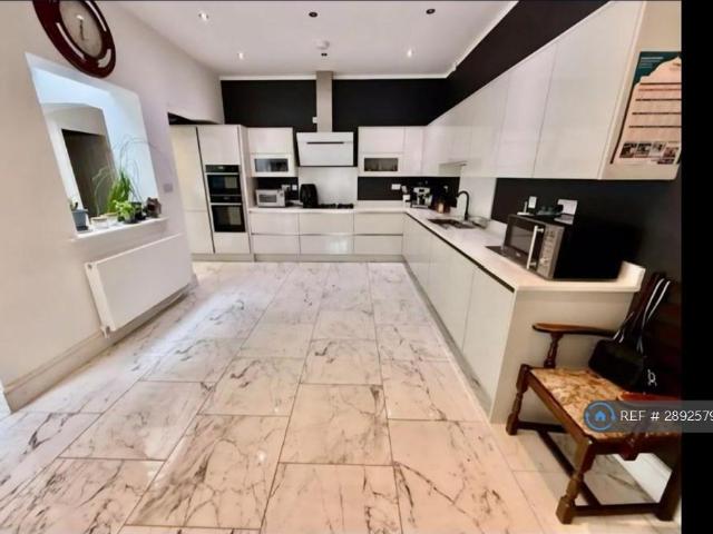1 bedroom house share to rent