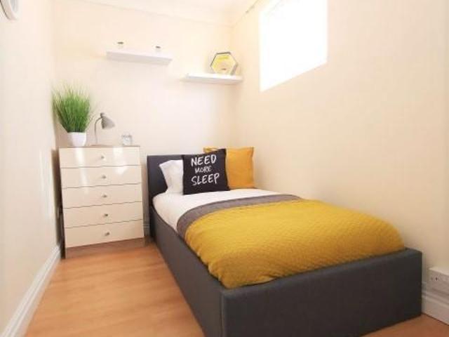 1 bedroom house share to rent