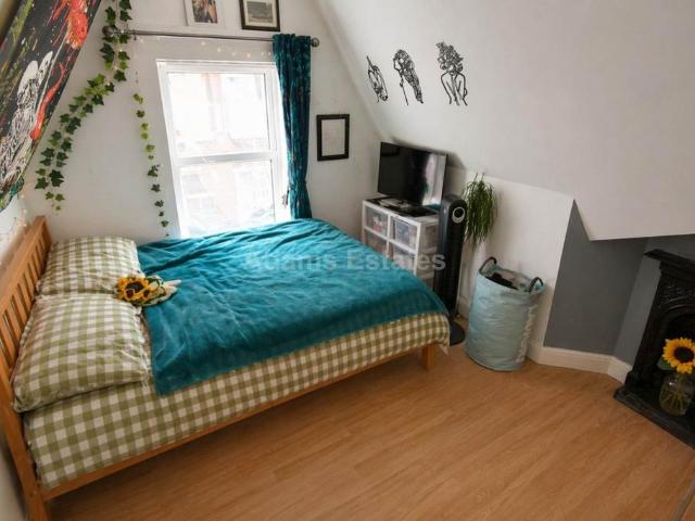 1 bedroom house share to rent