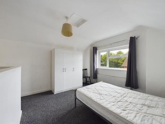 1 bedroom house share to rent