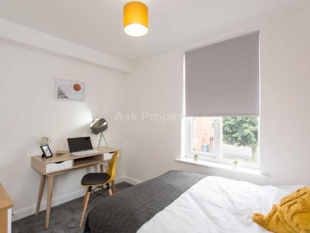 1 bedroom house share to rent