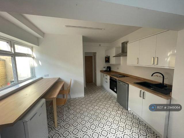 1 bedroom house share to rent