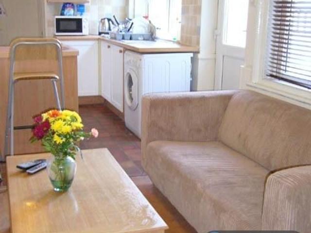 1 bedroom house share to rent