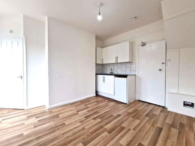 1 bedroom house share to rent