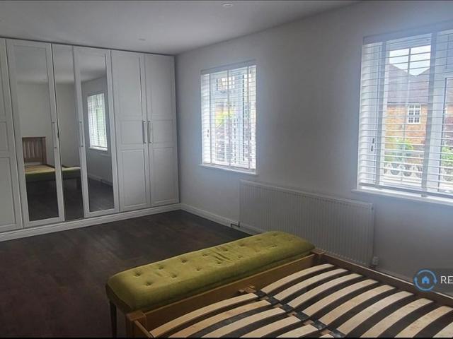 1 bedroom house share to rent