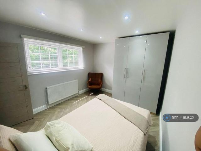 1 bedroom house share to rent