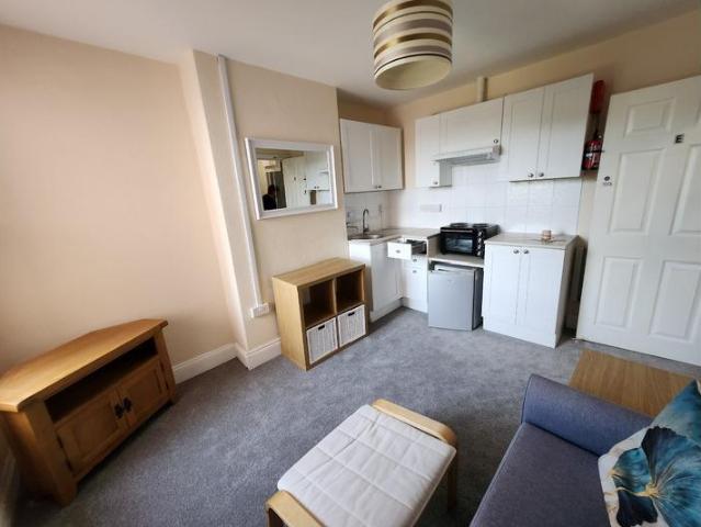 1 bedroom house share to rent