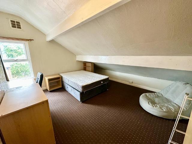 1 bedroom house share to rent
