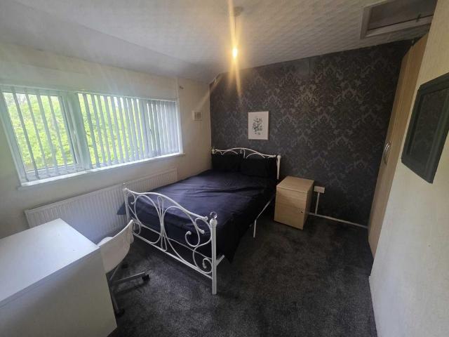 1 bedroom house share to rent