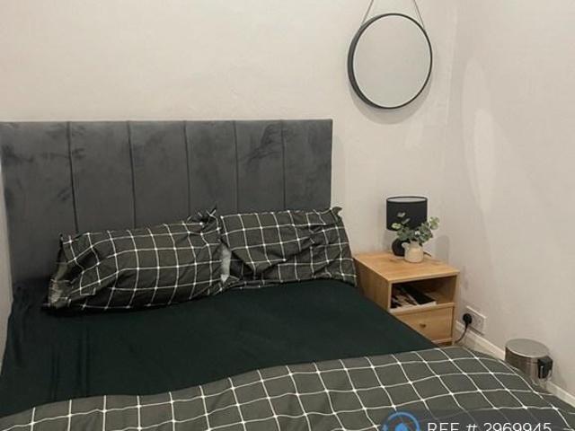 1 bedroom house share to rent