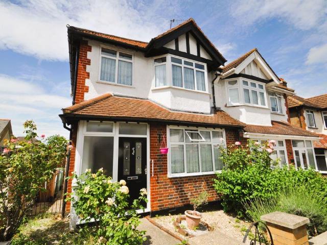 1 bedroom house share to rent