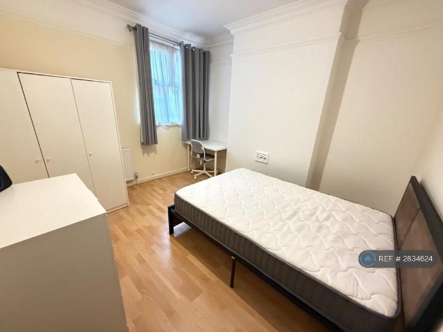 1 bedroom house share to rent