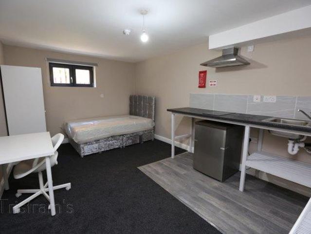 1 bedroom house share to rent