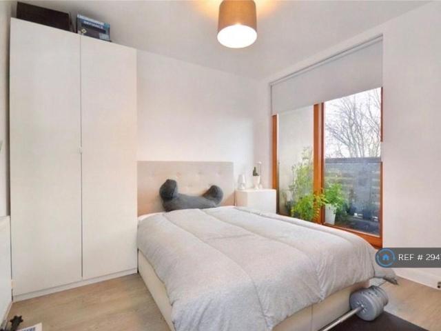 1 bedroom house share to rent