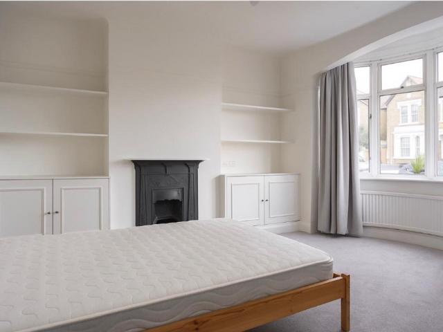 1 bedroom house share to rent