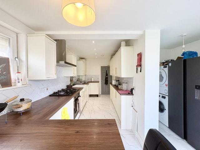 1 bedroom house share to rent