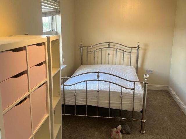 1 bedroom house share to rent