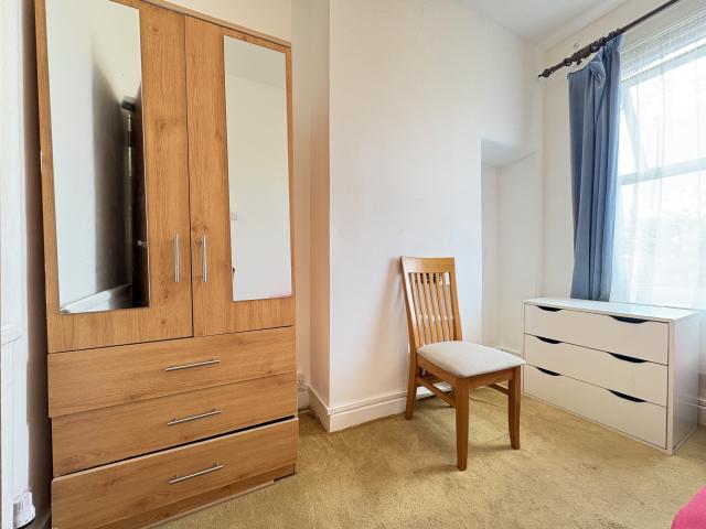 1 bedroom house share to rent