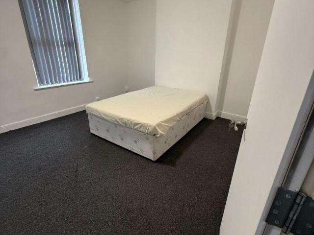 1 bedroom house share to rent