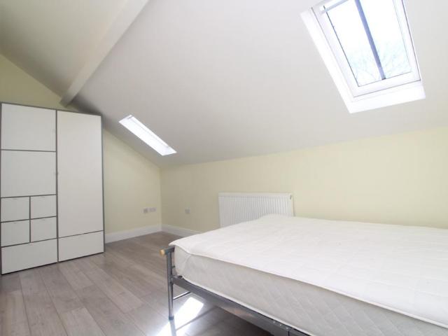 1 bedroom house share to rent