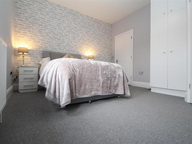 1 bedroom house share to rent