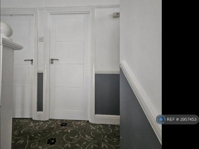 1 bedroom house share to rent