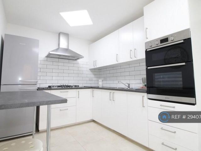 1 bedroom house share to rent