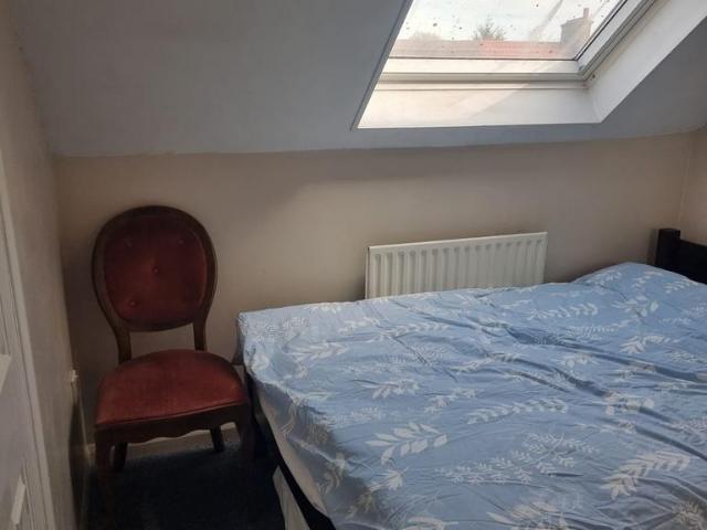 1 bedroom house share to rent