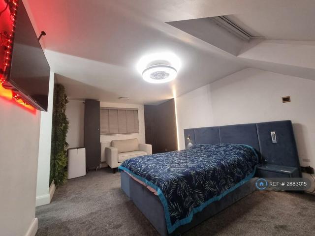 1 bedroom house share to rent