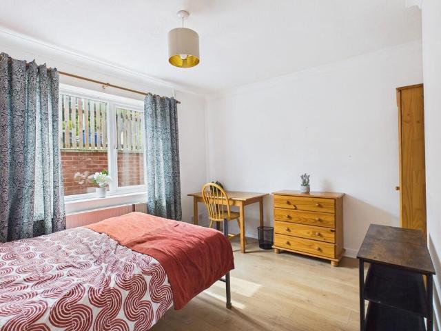 1 bedroom house share to rent