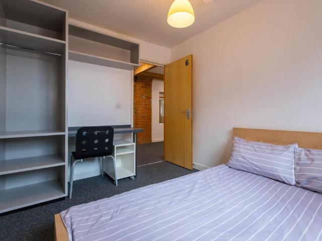 1 bedroom house share to rent