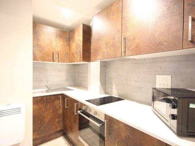 1 bedroom house share to rent