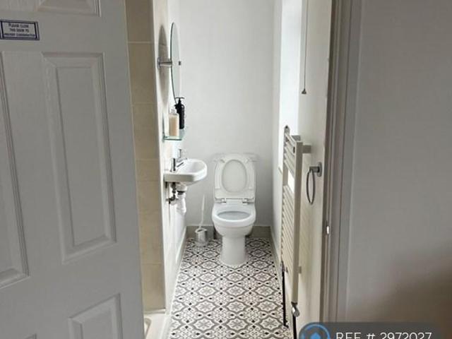 1 bedroom house share to rent