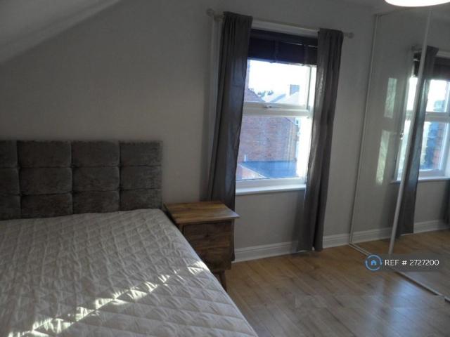 1 bedroom house share to rent