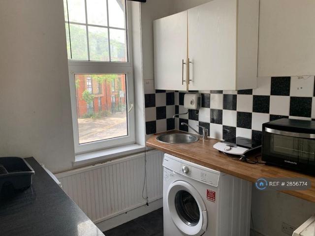 1 bedroom house share to rent