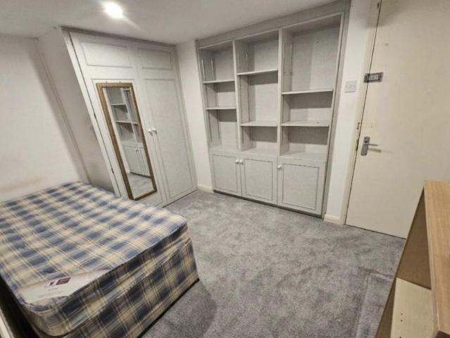 1 bedroom house share to rent