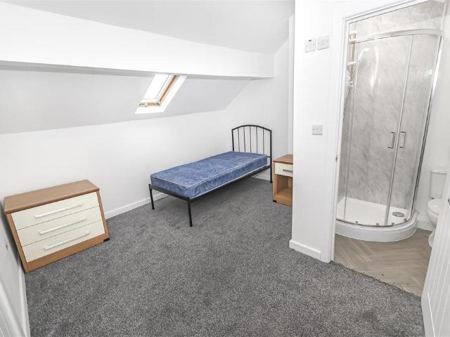 1 bedroom house share to rent